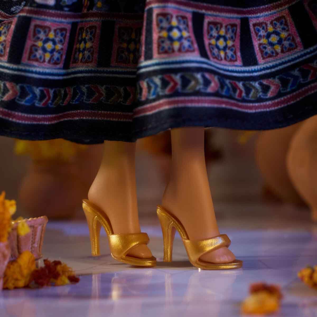 Barbie Signature Anita Dongre Diwali Bebeği HRM91 | Toyzz Shop
