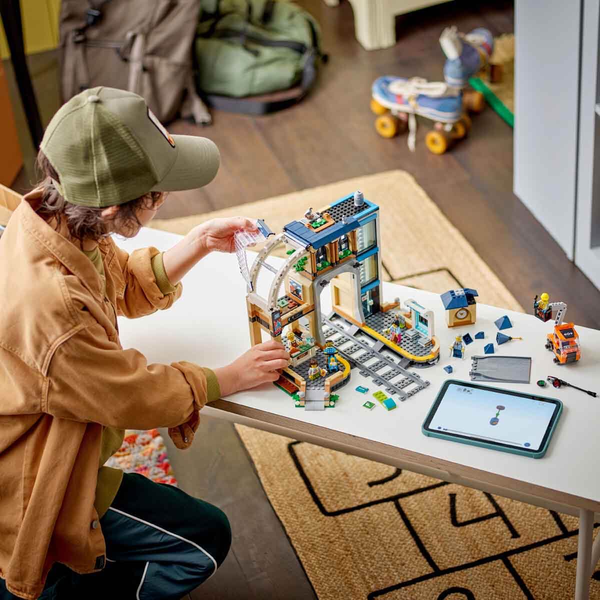 LEGO City Merkez Tren İstasyonu 60469 - 7 Yaş ve Üzeri İnşaat ve Model ...
