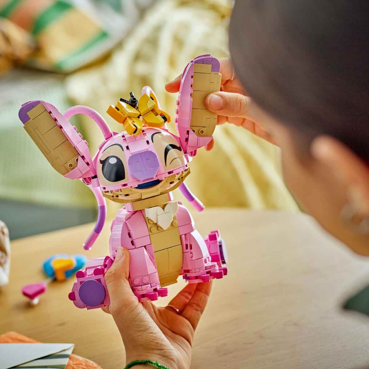 LEGO Disney Angel 43257 - 9 Yaş ve Üzeri Çocuklar için Lilo ve Stiç ...