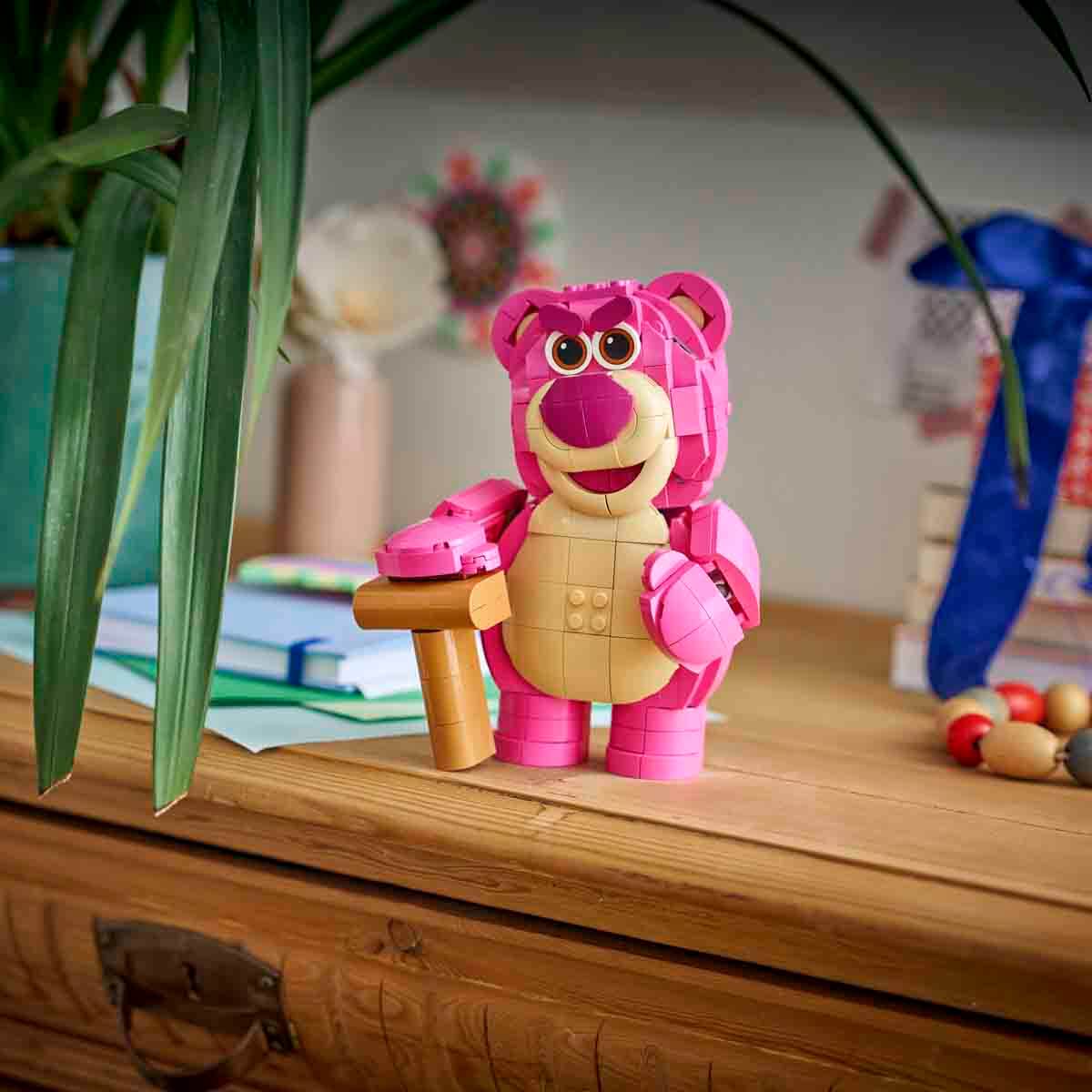 LEGO ǀ Disney ve Pixar Oyuncak Hikayesi Yumuş 43306 - 9 Yaş ve Üzeri ...