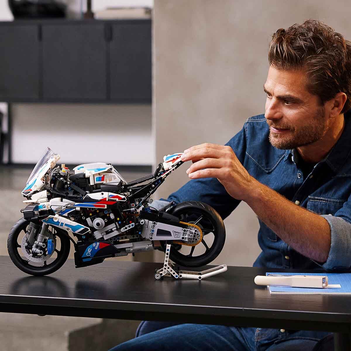 LEGO Technic BMW M 1000 RR 42130 | Toyzz Shop