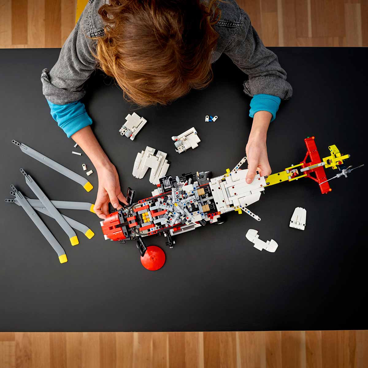 LEGO Technic Airbus H175 Kurtarma Helikopteri 42145 | Toyzz Shop