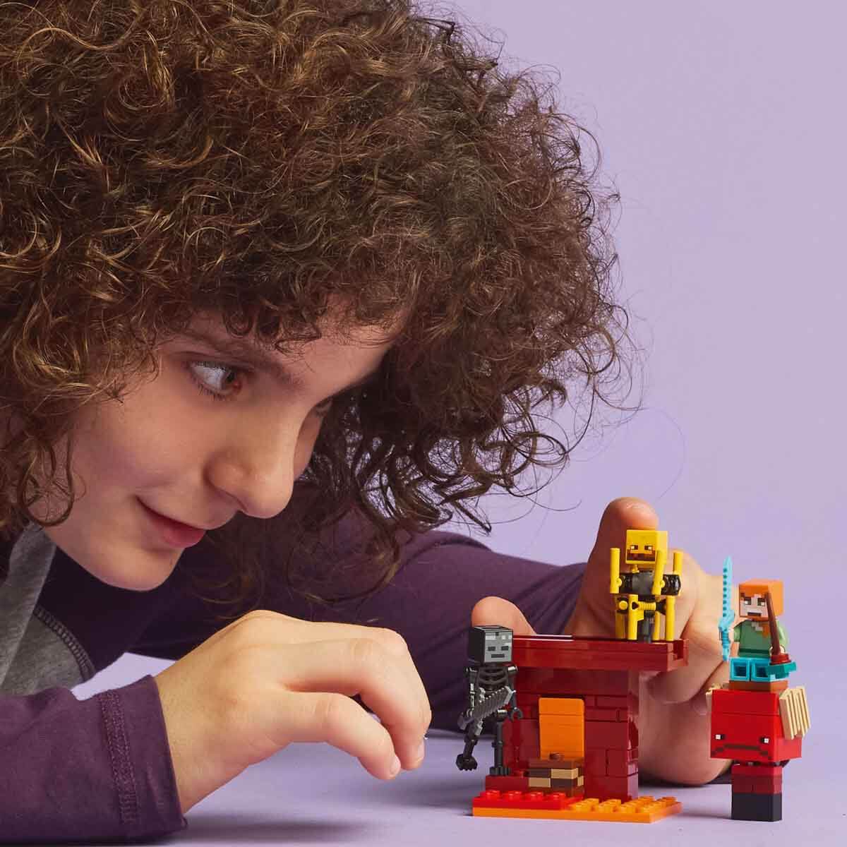 LEGO Minecraft Nether Lav Savaşı 21266 - 6 Yaş ve Üzeri Macera Oyunları ...