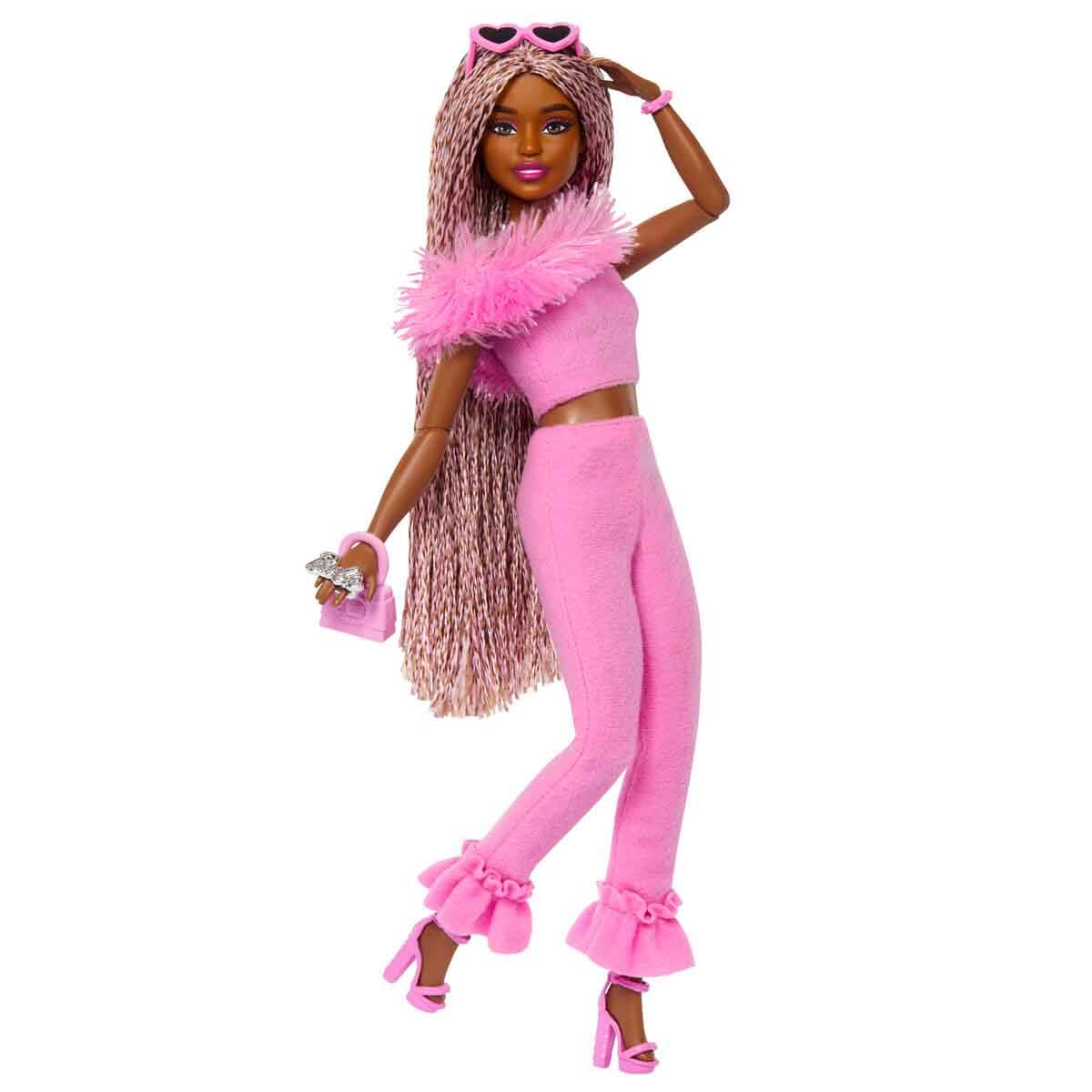Barbie Deluxe Style Kahverengi Örgü Saçlı Bebek HYV28 | Toyzz Shop