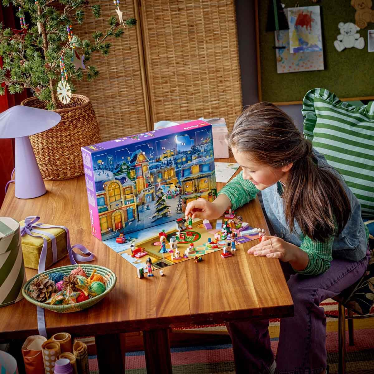LEGO Friends 2025 Yılbaşı Takvimi 42668 - 6 Yaş ve Üzeri Çocuklar için ...