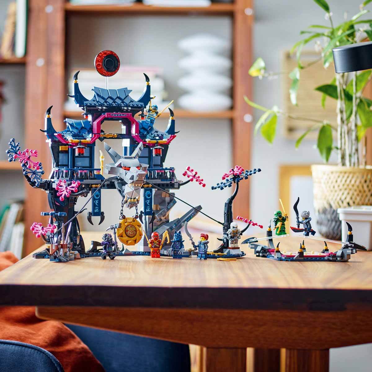 LEGO NINJAGO Kurt Maskesi Gölge Dövüş Okulu 71813 - 9 Yaş ve Üzeri ...