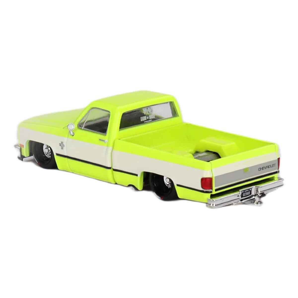 1:64 Mini GT Chevrolet Silverado Kaido Flo Yellow V1 Diecast Model ...