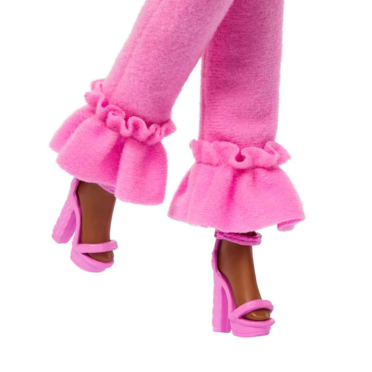 Barbie Deluxe Style Kahverengi Örgü Saçlı Bebek HYV28 | Toyzz Shop