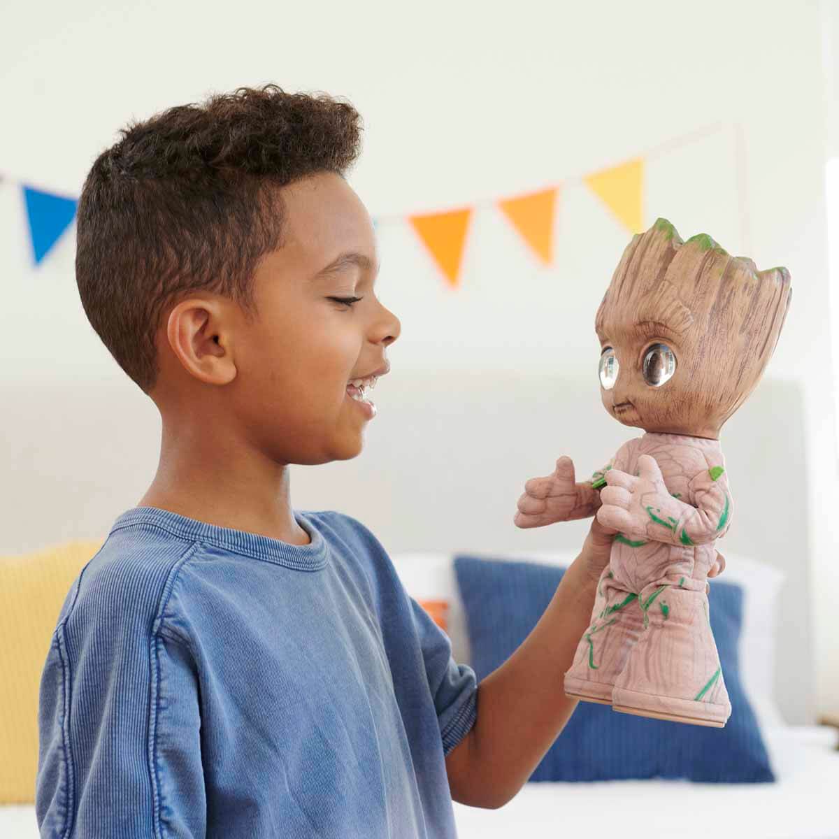 Marvel I Am Groot Groovin Groot Sesli ve Hareketli Peluş HJM23 | Toyzz Shop