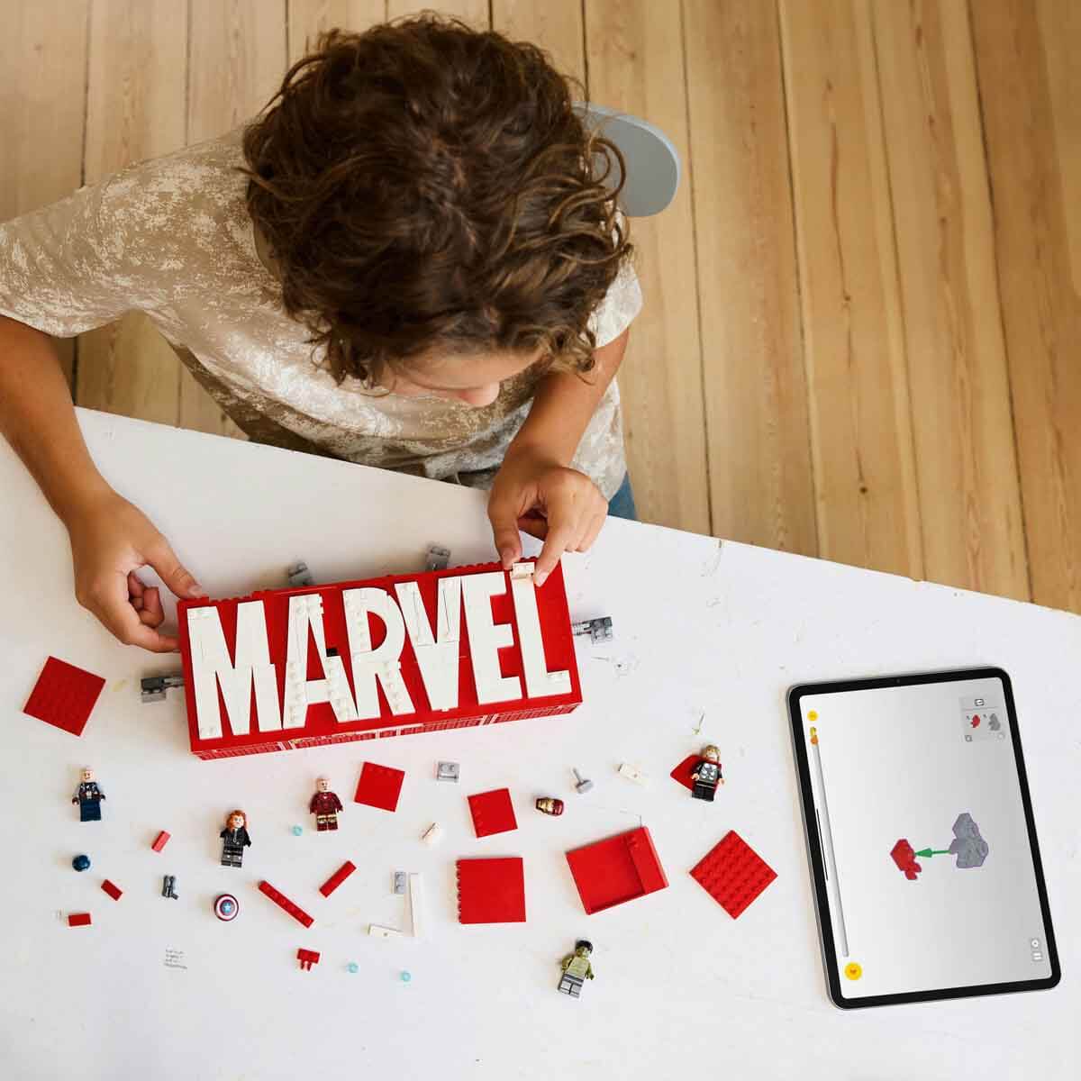 LEGO Marvel: MARVEL Logosu ve Minifigürleri 76313 - Süper Kahraman ...